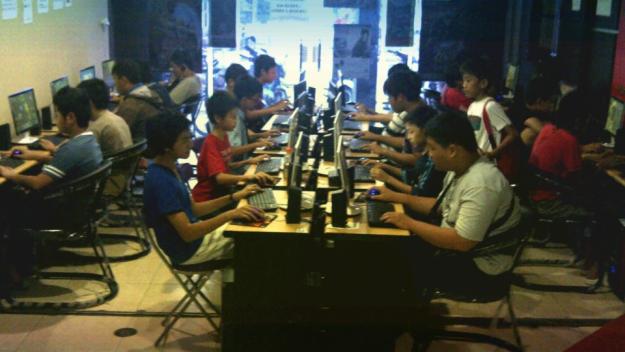 TOKO ONLINE HanTech MADIUN: JASA PEMBUATAN MEJA DAN INTERIOR WARNET DAN ...