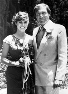 puntadas contadas por una aguja: Adam West (1928-2017)