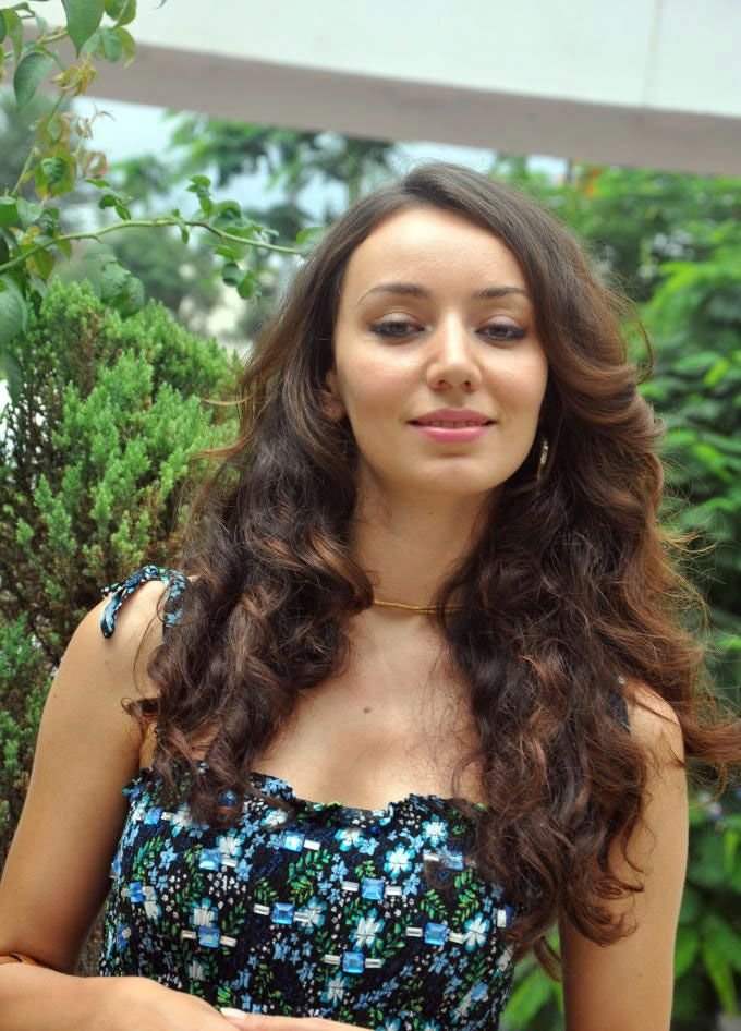 Actress Photos Stills Gallery: Erina Ringa Ringa Fame Hot Photo Shoot ...