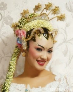 Penyedia Layanan Jasa Dekorasi: Bunga Rias Pengantin