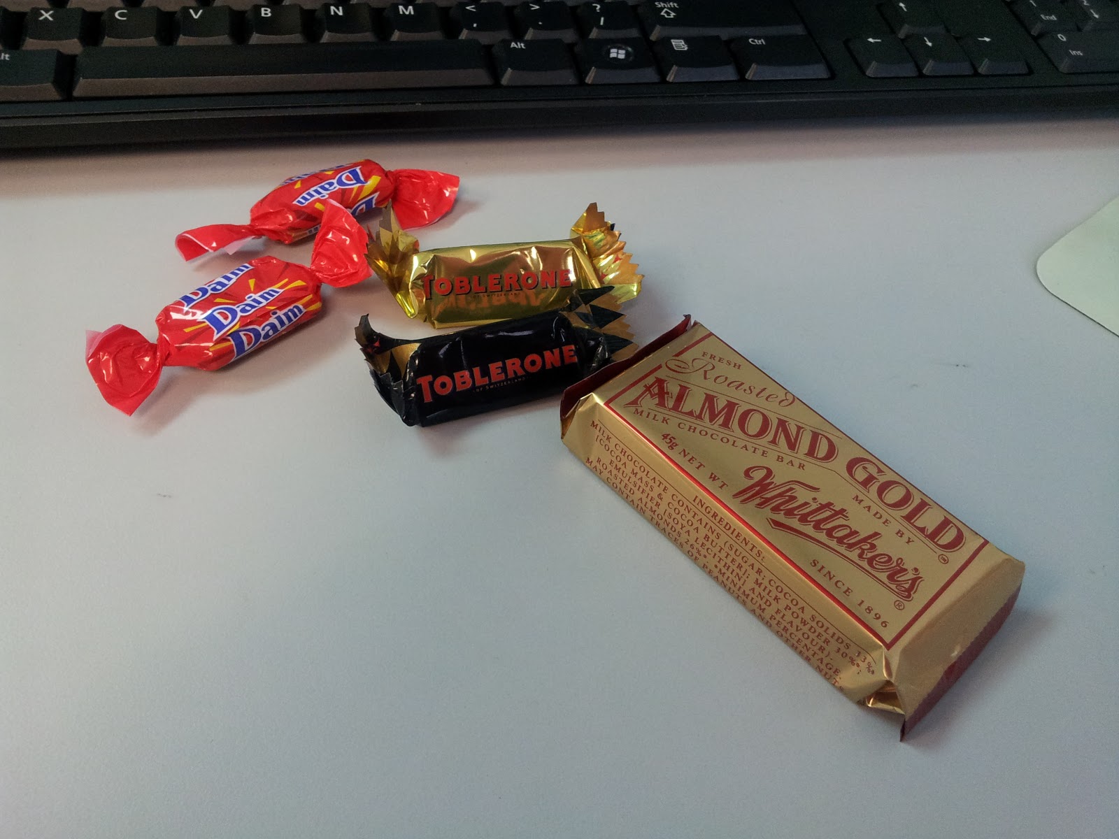 Wawa Syaida: ALMOND GOLD SEDAP