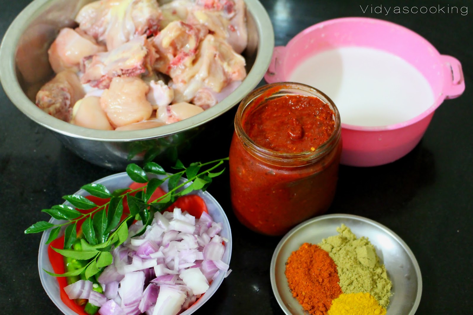 Kori Gassi/ Kori Rotti (Mangalorean Chicken Curry) Recipe