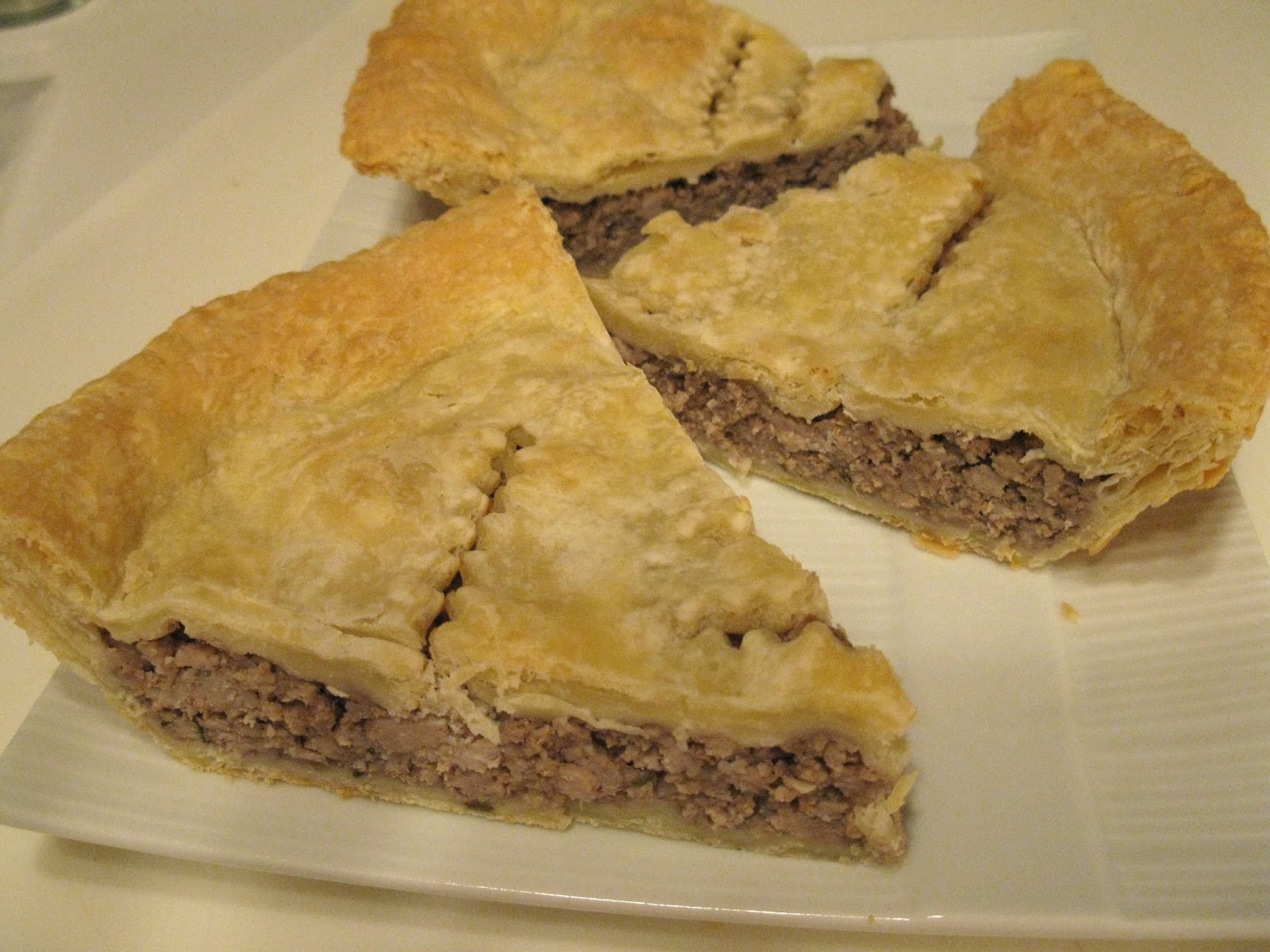 Ma cuisine...sans prétention: Tourtière ( Pâté à la viande ) Jehane Benoit