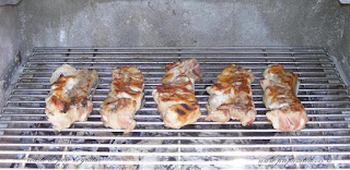 Coaste de porc la gratar | Preparatedevis.ro