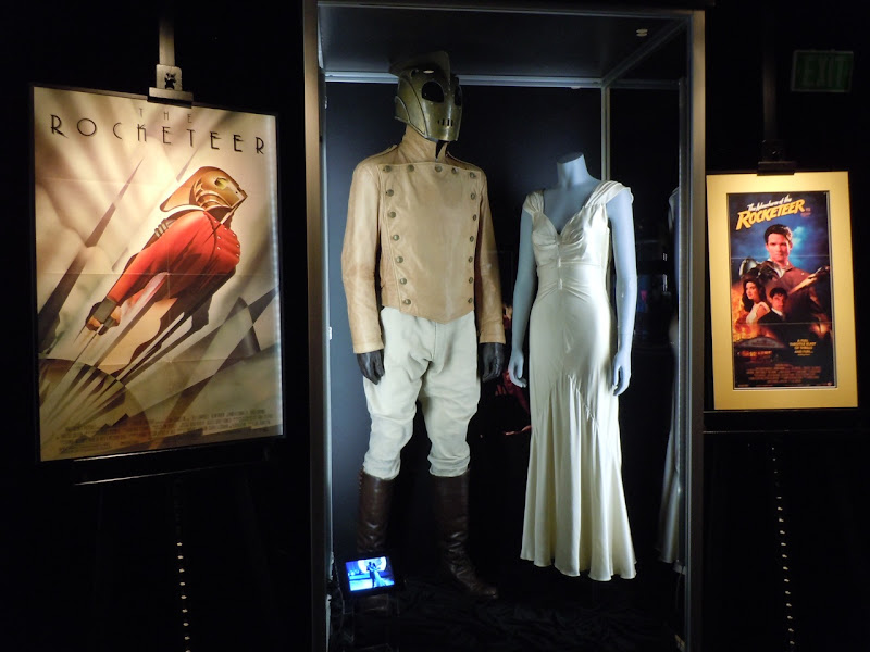 Hollywood Movie Costumes and Props: Original movie costumes and props ...