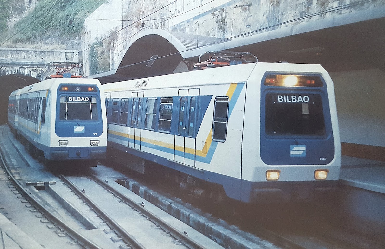 Trenes y tiempos: Crónicas de la vía estrecha (XLVIII R): Modernidad en ...