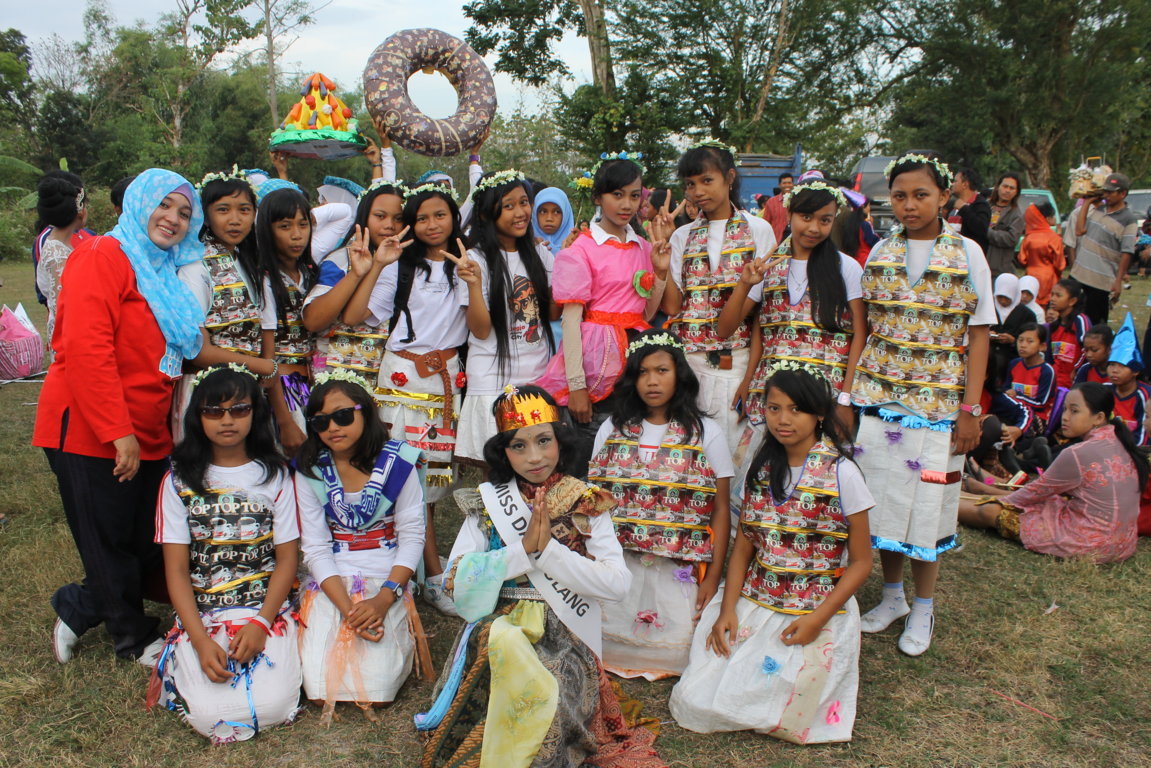 OSIS SMPN 2 NGIMBANG: Karnaval Agustusan 2013