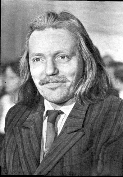 Astros em Revista: GIANFRANCESCO GUARNIERI TALENTO E RESISTÊNCIA