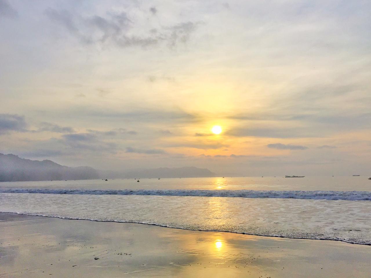Pantai Sine, Spot Terbaik Menikmati Sunrise di Tulungagung