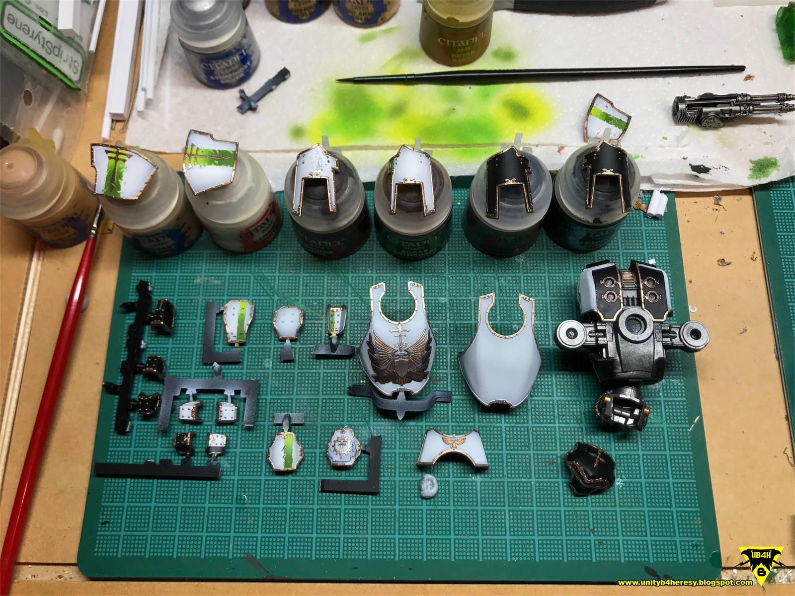 Adeptus Titanicus - Legio Defensor Titan Build and Paint.