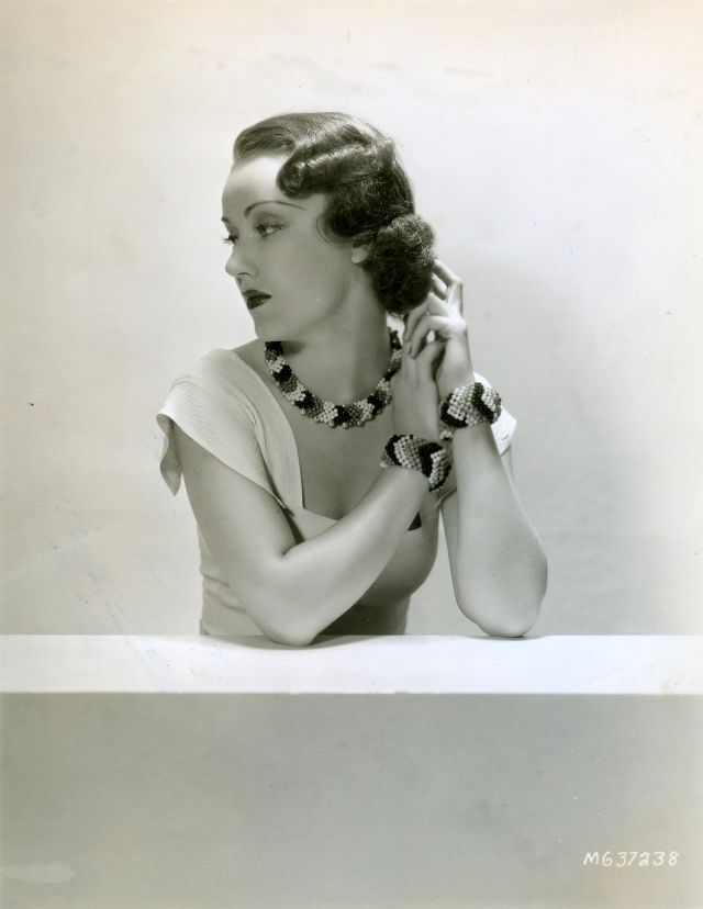 The Queen of Scream - Glamorous Photos of Young Fay Wray in the Late ...