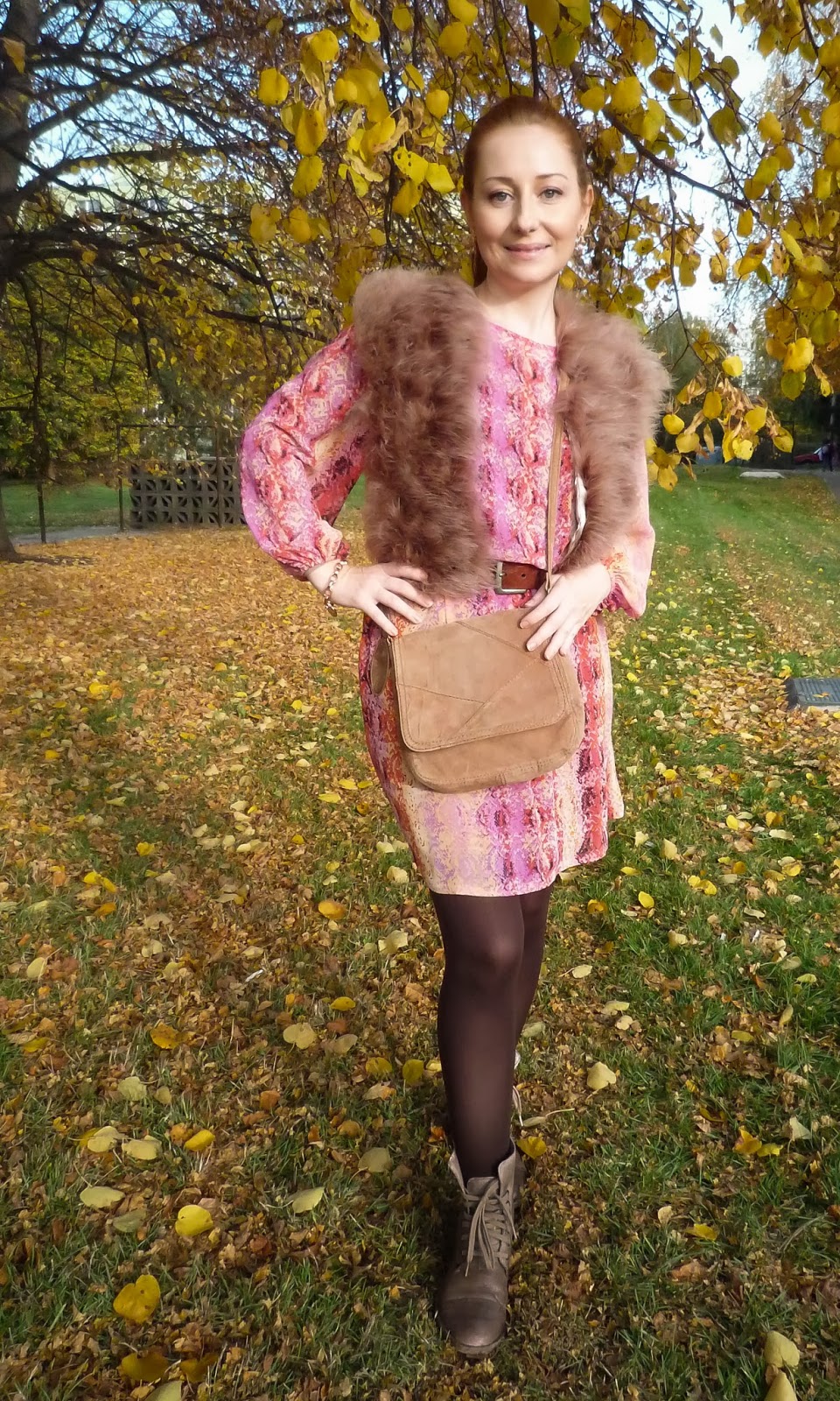 Elegant 40: Hobo dress and boots