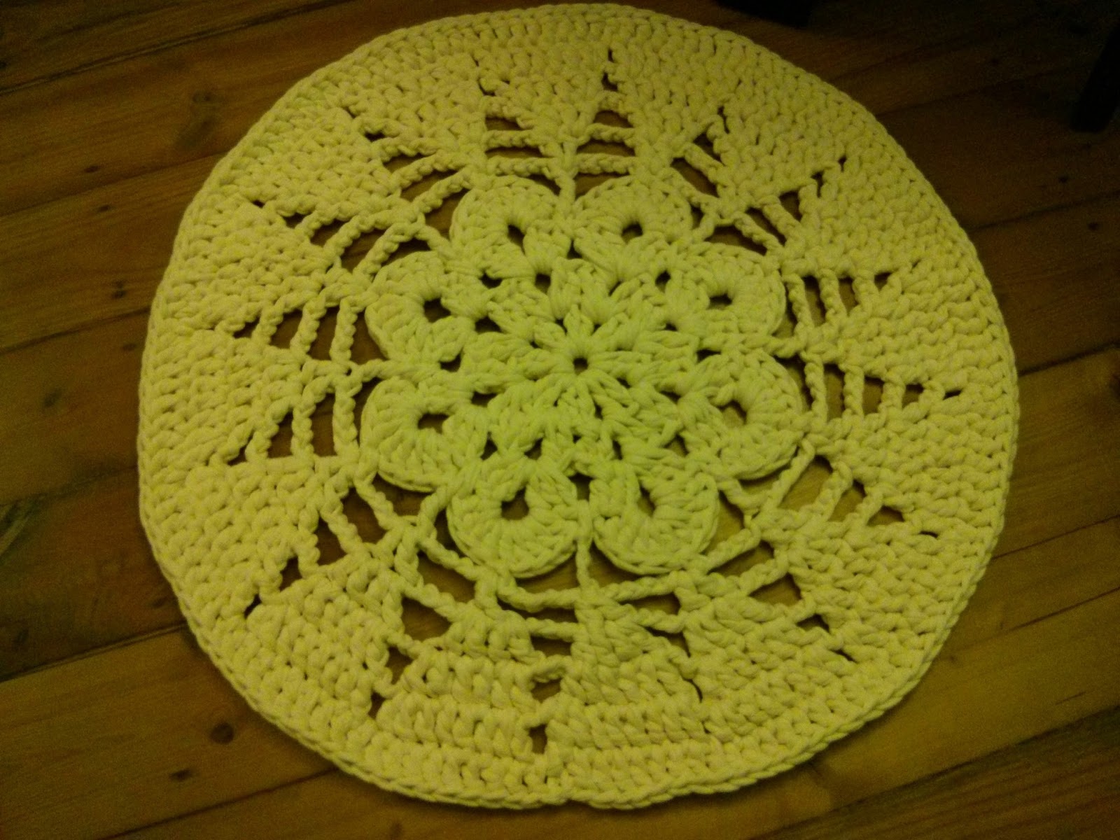 Koduperenaise blogi: Heegeldatud vaip