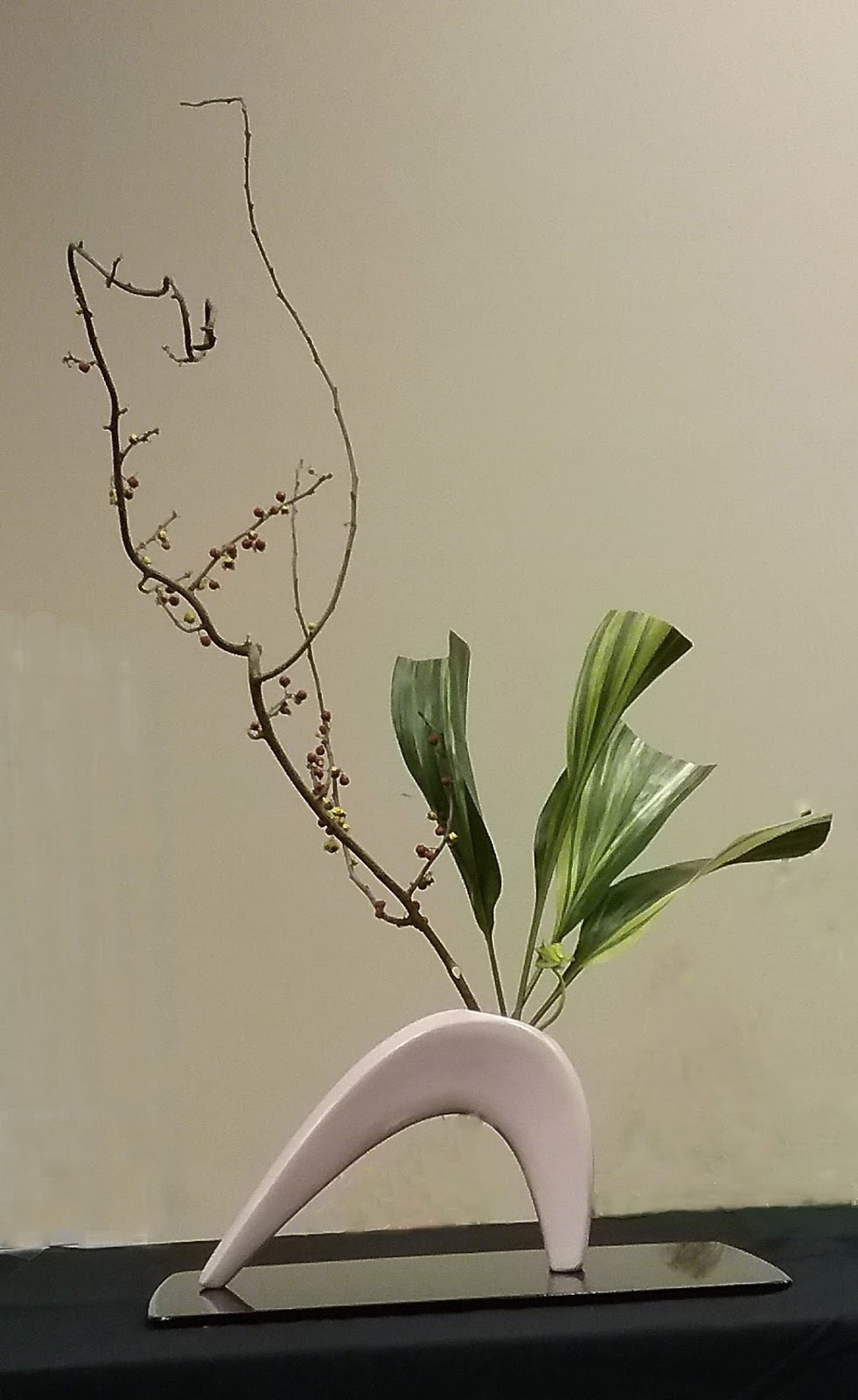 Flowers,Ikebana and I: Leaf Manipulation by Ms Yuri Ishizuka