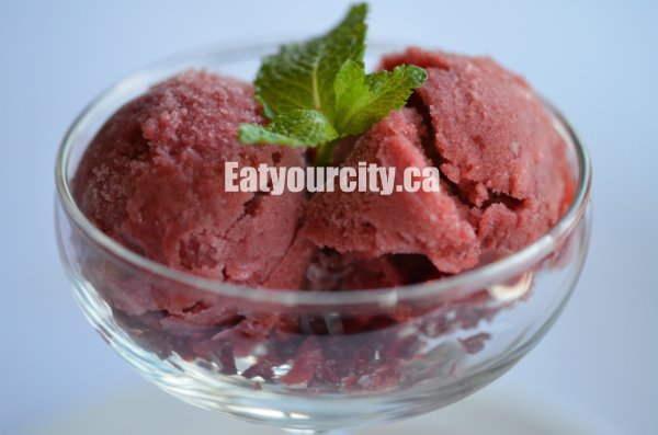 Eat Your City: La Ronde revolving restaurant in Crown Plaza Chateau ...