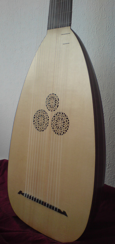 Buying a Lute: Theorbo, Chitarroni and Archlutes