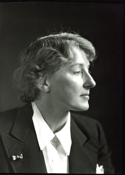 Le monde de Kitchi: Great Women # 33: Melitta Schenk Gräfin von ...