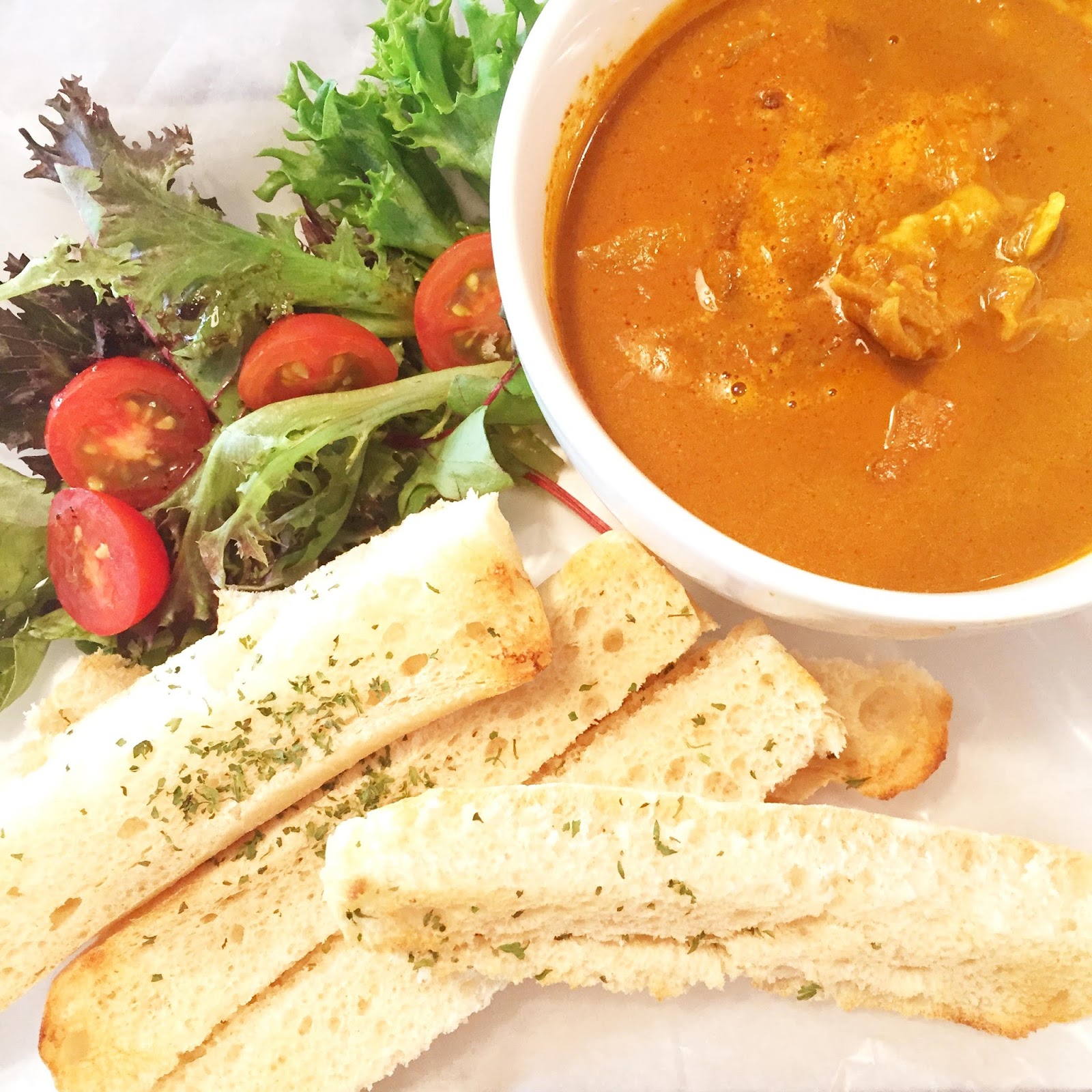 Momo Cafe - Hippie Vibes