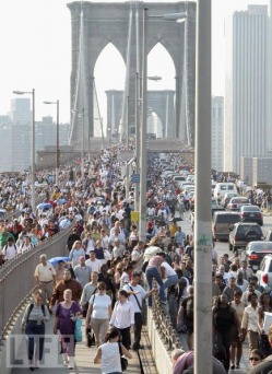 Seeks Ghosts: The Iconic Brooklyn Bridge