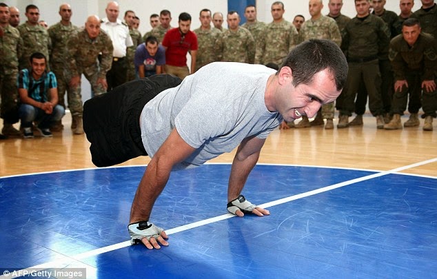 SOKA ZONE: MAN WITH NO LEGS BECOMES PUSH-UP RECORD HOLDER: DOUBLE ...