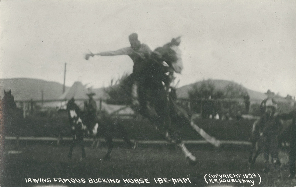 Interesting Vintage Photos of Rodeo Cowboys in the Early 20th Century ...