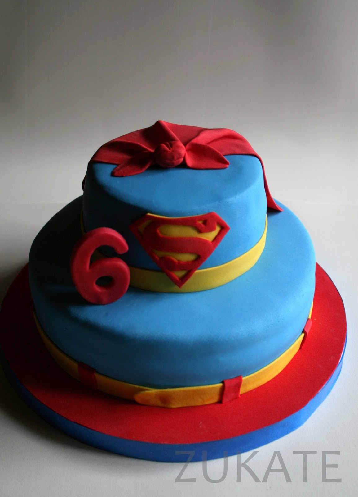 TORTA DE SUPERMAN PARA VALERIA | ZUKATE