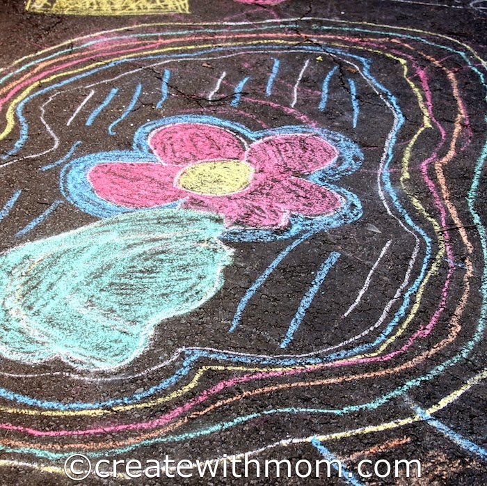 Create With Mom: Enjoy the Sunshine with these Outdoor Crayola Products