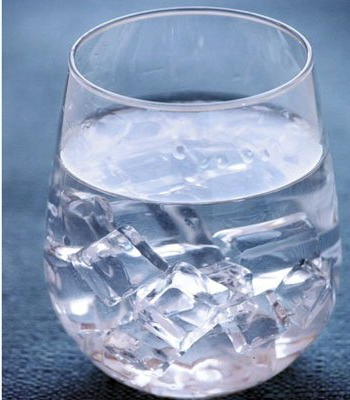 Ini loh Cara Bedakan Es Batu dari Air Mentah dan Air Matang | Barang ...