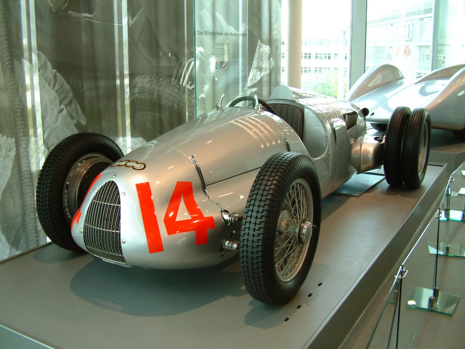 daily timewaster: 1936 Auto Union type C V16