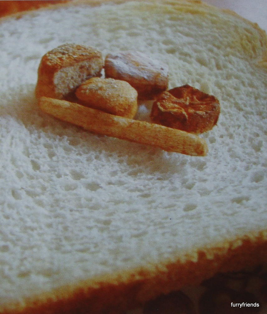 Marianne's Miniverse: My Fimo free bread.