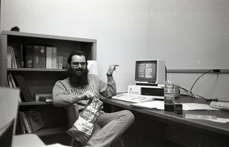 30 Cool Pics Show What the Office Life Looked Like in the 1980s ...