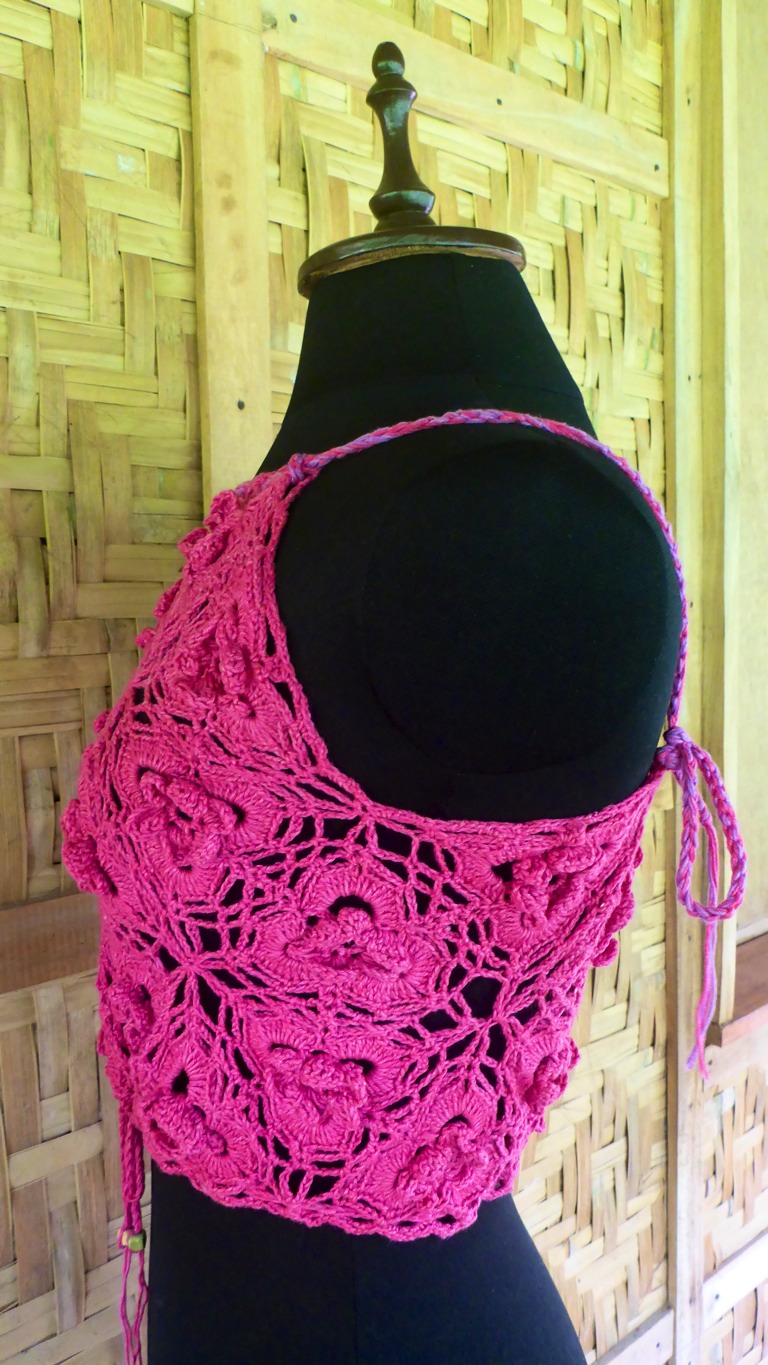 A Simple Triangle Motif Top