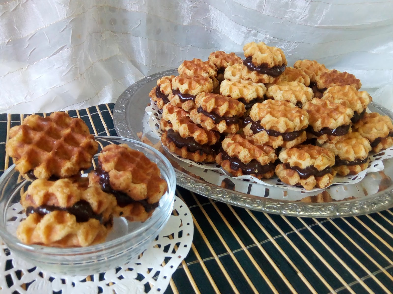 Hellena ...din bucataria mea...: Faguri cu crema de cacao si rom ...