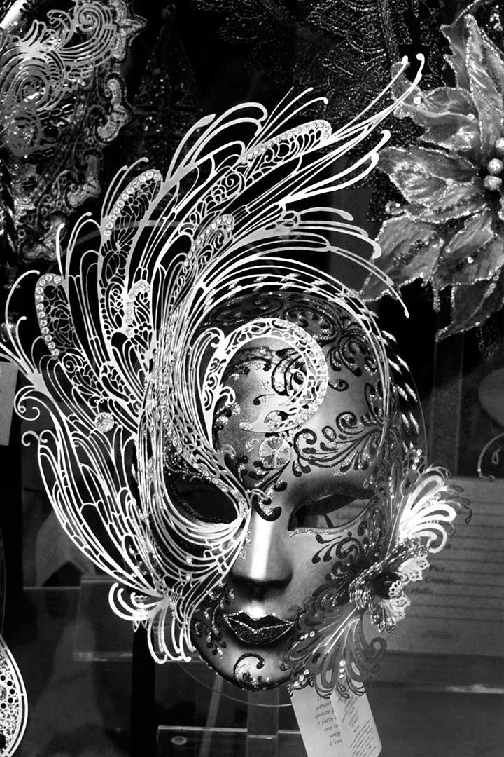 Tom Bell's Fine Art Photography Blog: More Venetian Carnival Masks