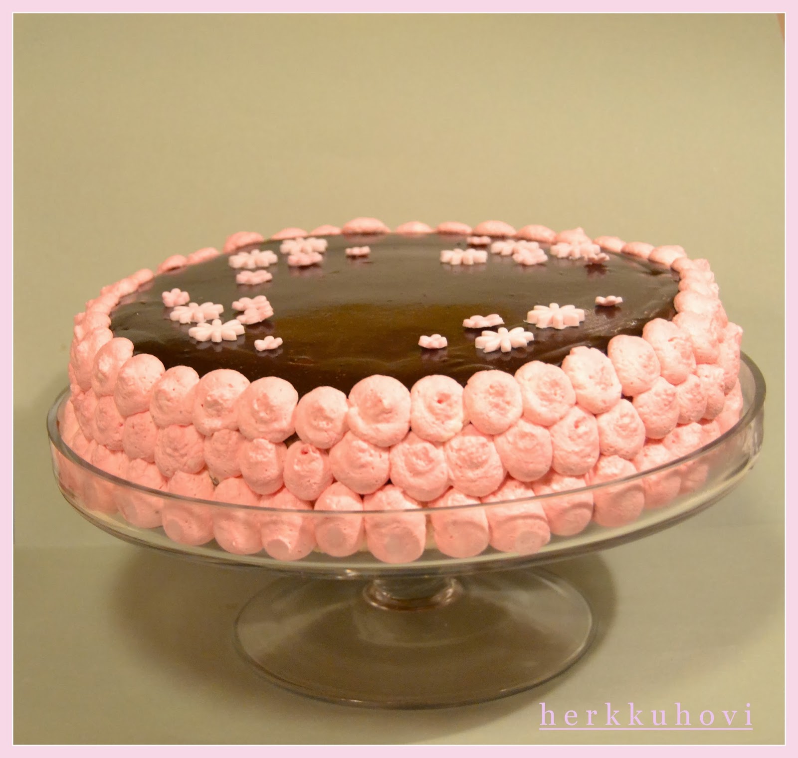 .: Suklaakinuski-kakku