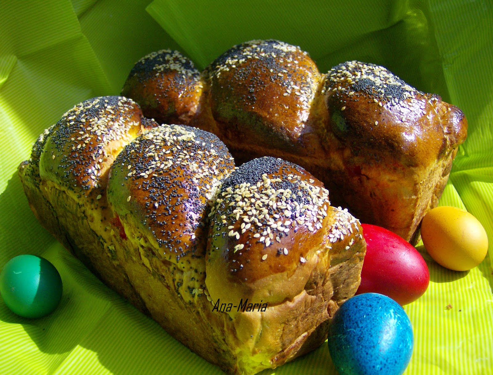 Bucatarim: Cozonaci:Paste Fericit!