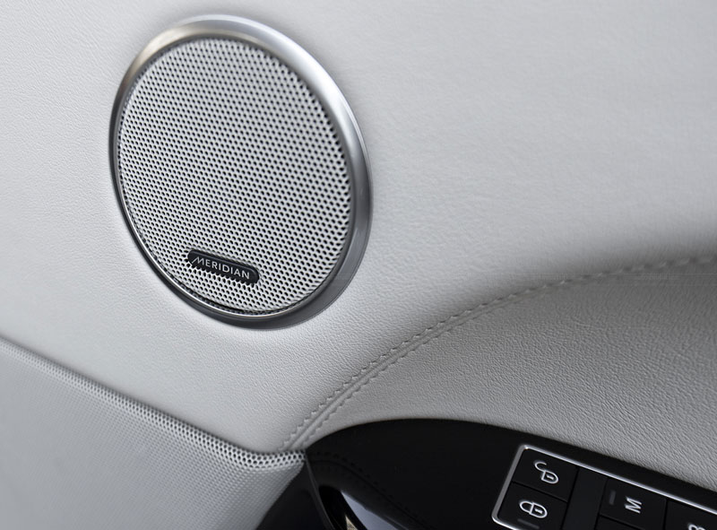 Meridian 3D Surround Technology in New Range Rover Sport - Hot Blood