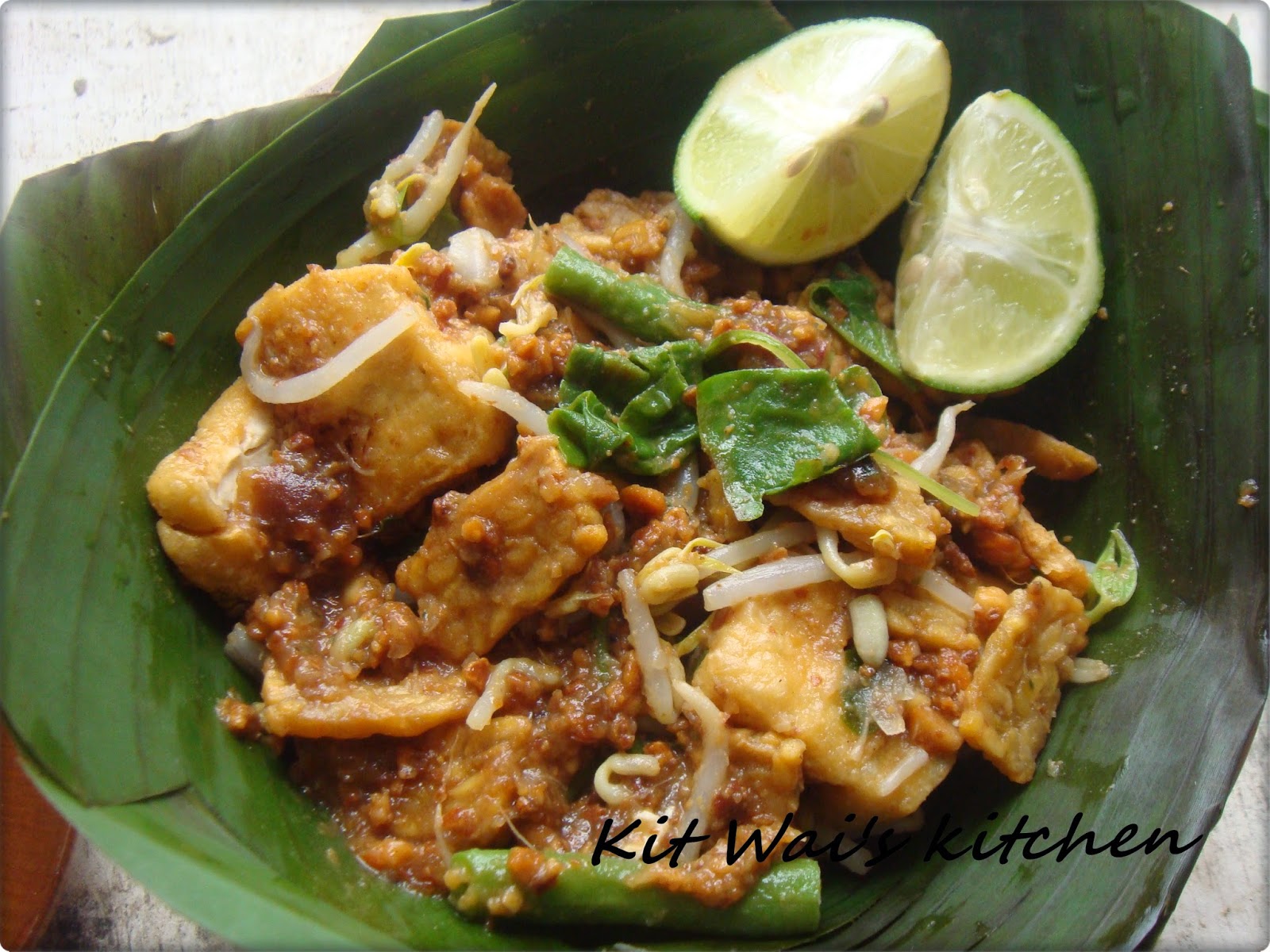 Kit Wai's kitchen : Pecel / Indonesian Vegetable Salad with Peanut Sauce