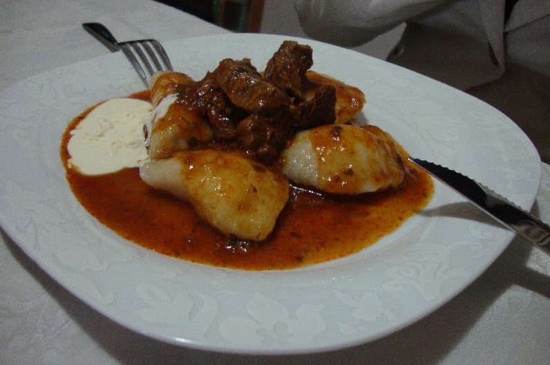 Pirogue (pastel cozido de origem ucraniana) - Fogão do Mineiro