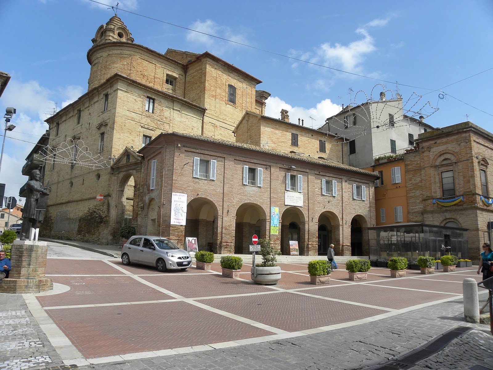 Filottrano ( AN ), panoramico borgo sulle colline anconetane - THE ...