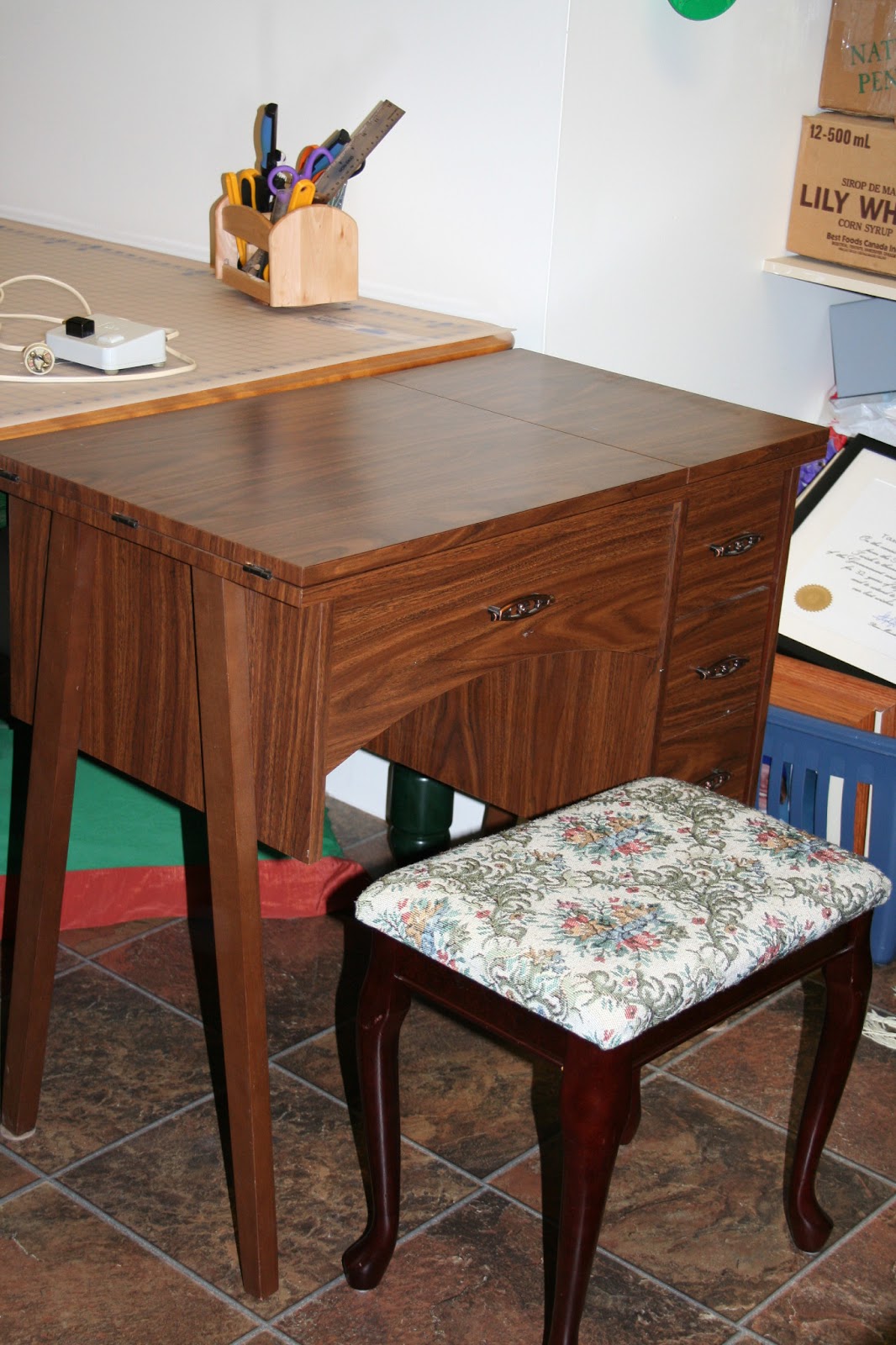 Tammy's Craft Emporium: Elna SU 62C sewing machine - meet Ella.