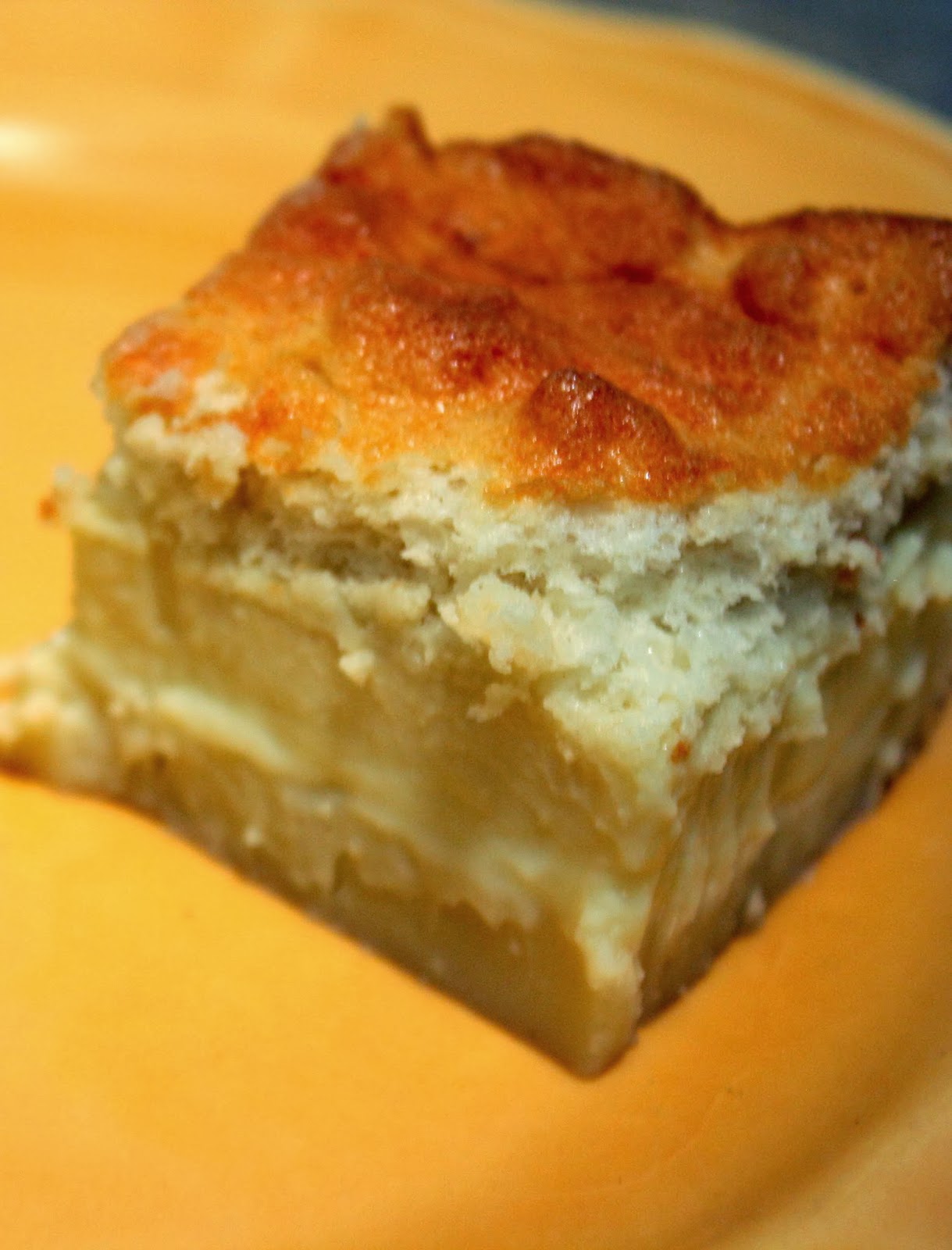 em + the city: em + the kitchen - magic cake.