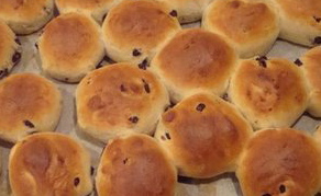 Reasons To Be Cheerful: Currant Bun