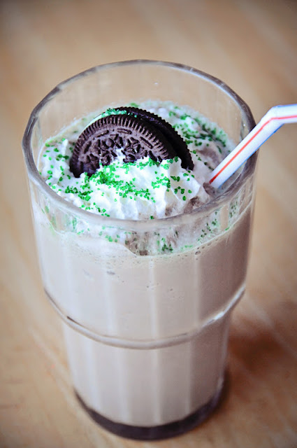 Barefoot and Baking: Mint Oreo Milk Shake