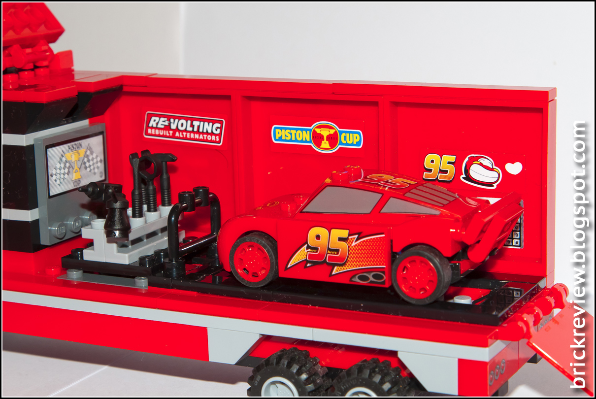 Brickreview: LEGO 8486: Mack Truck @ Disney Cars / Mack's Team Truck