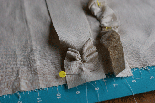 ...ruffle pillow {tutorial}...and a GIVEAWAY! (now closed) | Midwestern ...