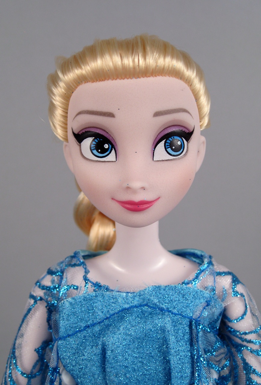 Anna and Elsa Knockoff Dolls From China | The Toy Box Philosopher