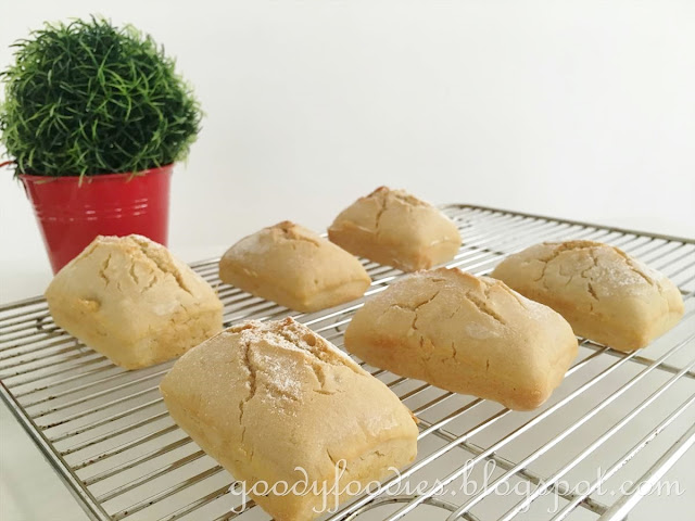 GoodyFoodies: Recipe: Quick & Easy Beer Bread (Gordon Ramsay)