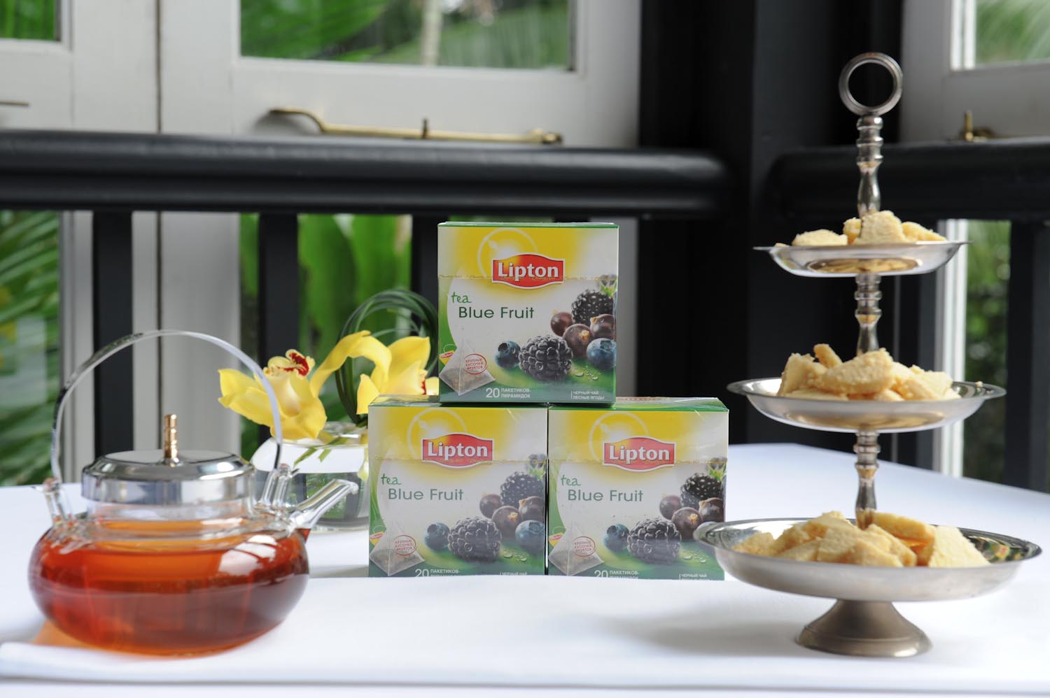 Aromatic Lipton Pyramid Tea