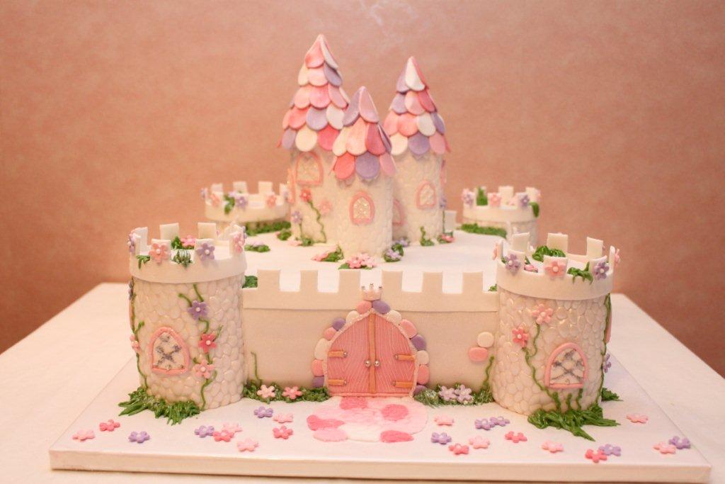 Imágenes de pasteles en forma de castillo - Imagui